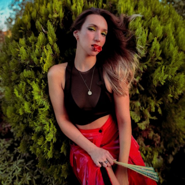 Melis Yelman “Harbin Anlamı Yok” – Söz Müzik